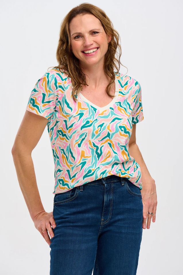 Et La Mer | Sugarhill Brighton KHLOE V-NECK T-SHIRT IN MULTI, WILD ANIMAL